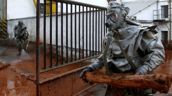 Toxic sludge reaches the Danube – Channel 4 News