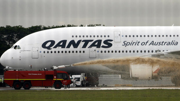 Qantas: Airbus engine failure may be ‘design issue’ – Channel 4 News