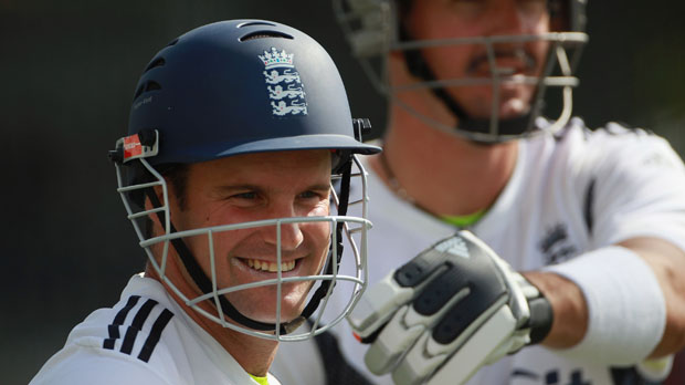 Gatting: ‘Strauss could be legend’ if he wins Ashes – Channel 4 News