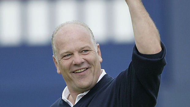 Sky Sports sacks Andy Gray after sexist remarks – Channel 4 News