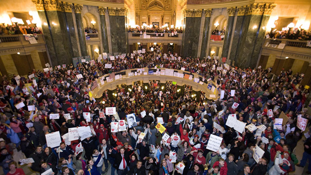 US budget cuts: mass protests and political shenanigans – Channel 4 News