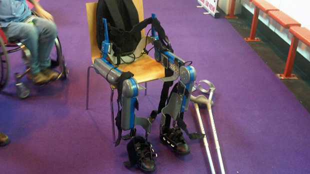 ‘Robotic trousers’ hailed as breakthrough for paralysis – Channel 4 News