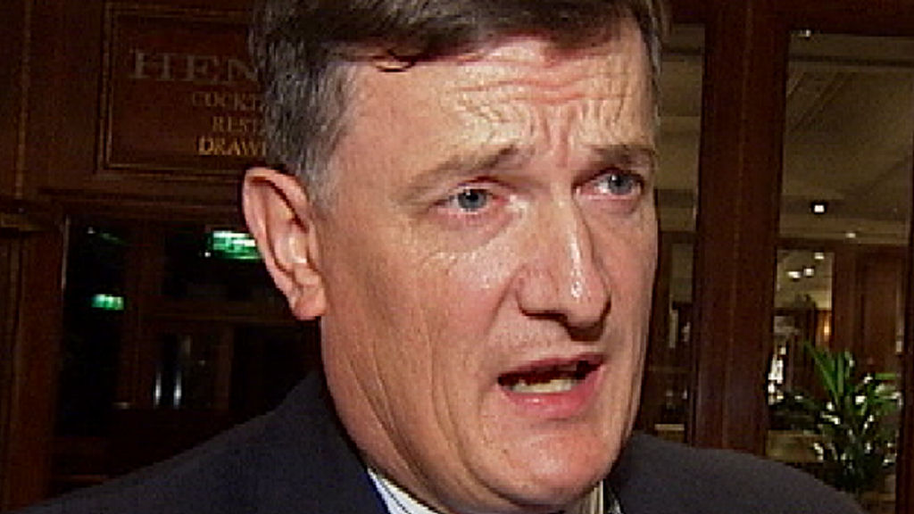 Police chief Grahame Maxwell handed disciplinary warning – Channel 4 News