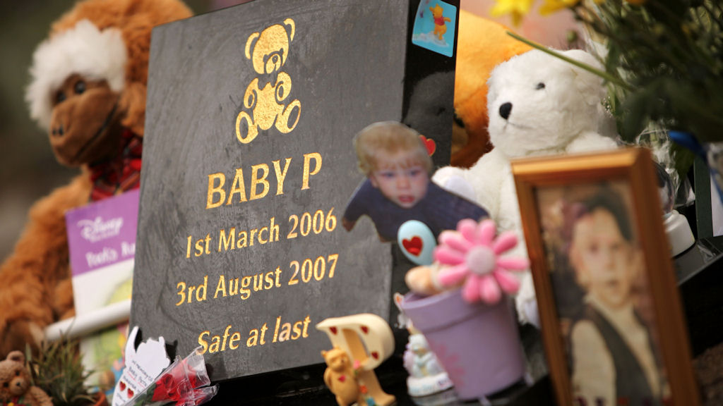 Sharon Shoesmith wins Baby P sacking appeal – Channel 4 News