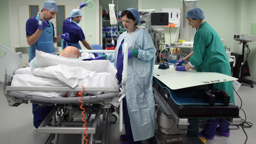 David Cameron’s five NHS pledges – Channel 4 News