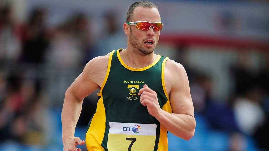 Blade runner Pistorius beats Olympic qualifying time – Channel 4 News