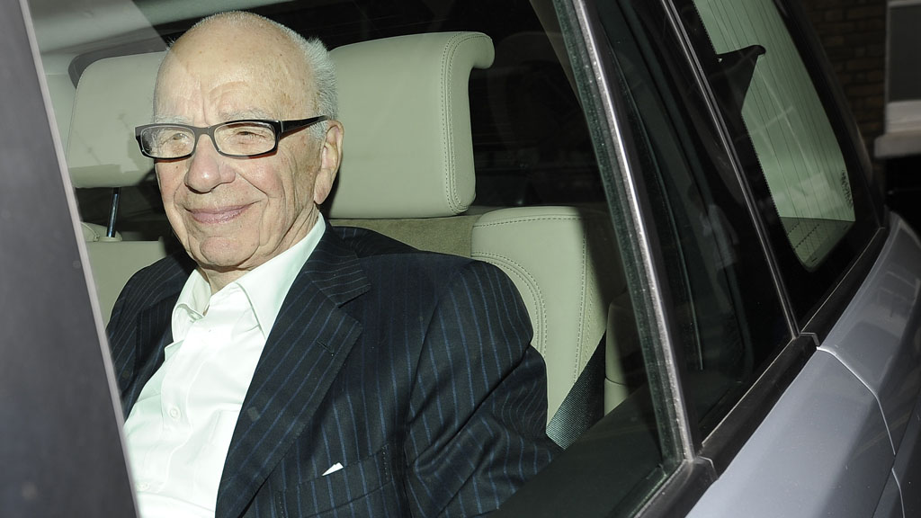 Rupert Murdoch facing ‘end game’ as hack scandal worsens – Channel 4 News