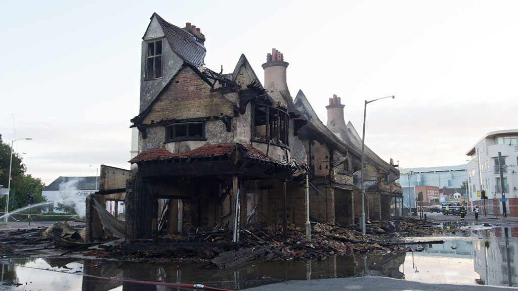 Man charged with starting Croydon furniture shop fire – Channel 4 News