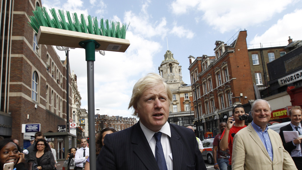 Boris Johnson calls for action on gangs and illiteracy – Channel 4 News