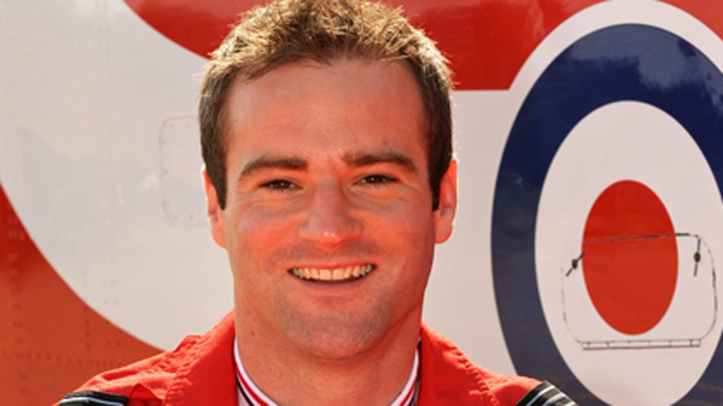 Tributes paid to ‘exemplary’ Red Arrows pilot – Channel 4 News