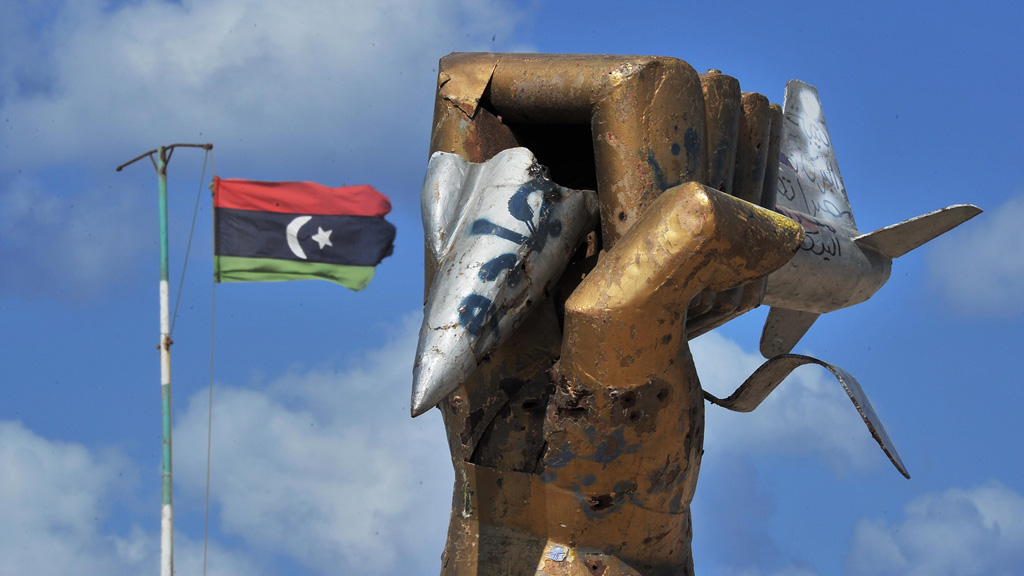 Senior Gaddafi loyalists reportedly flee to Niger – Channel 4 News