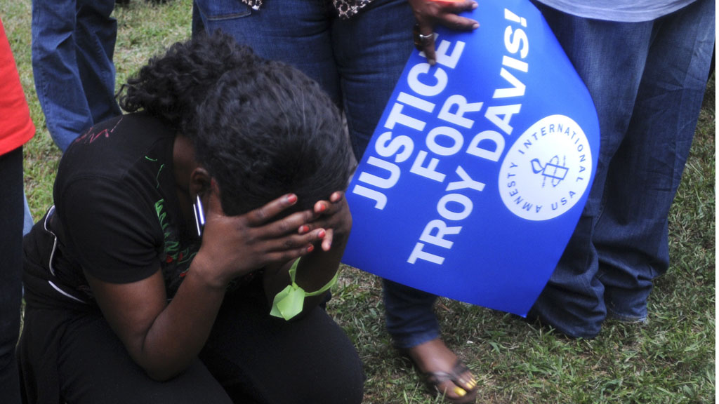 Troy Davis executed as final appeal fails – Channel 4 News