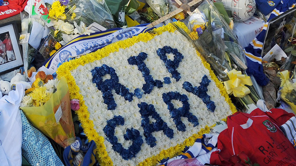 Gary Speed remembered by football fans – Channel 4 News