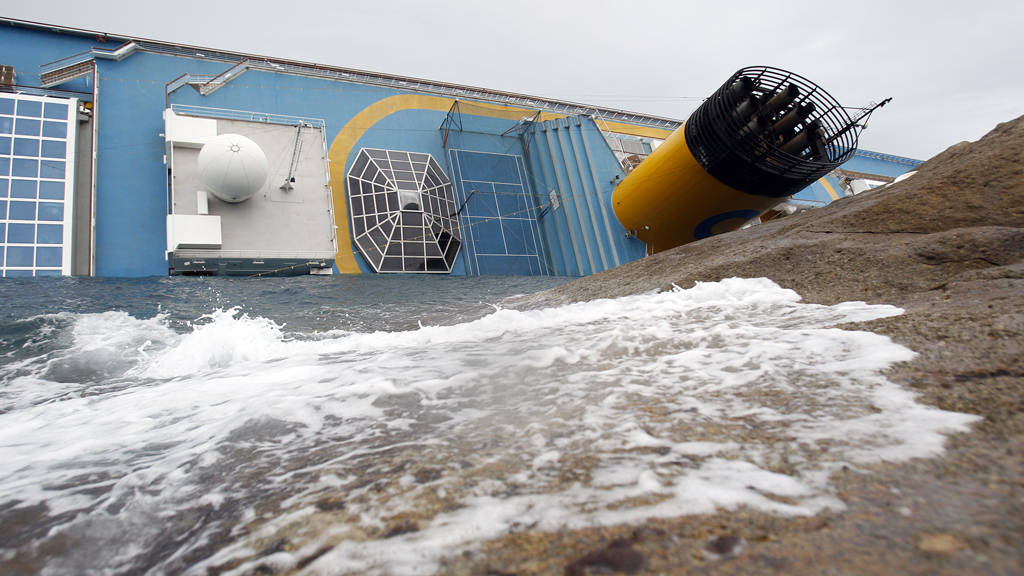 ‘Human error’ caused cruise ship accident – Channel 4 News