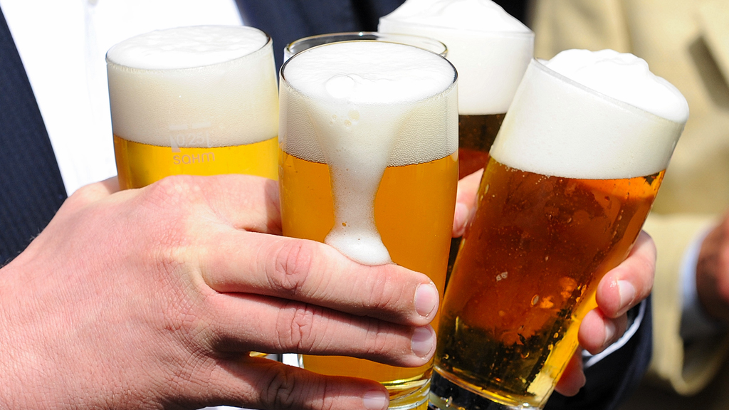 David Cameron targets alcohol ‘scandal’ – Channel 4 News