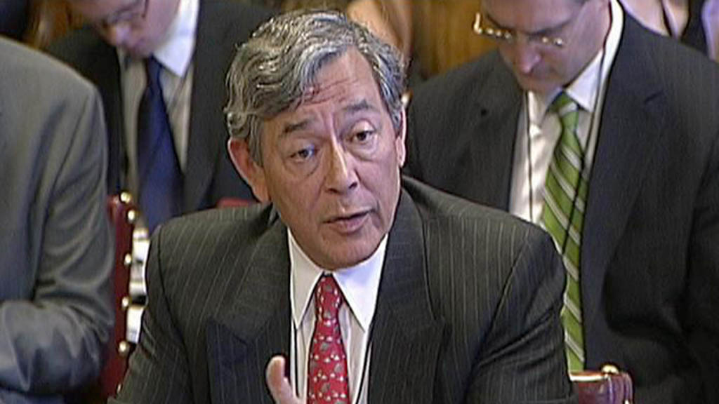 Lloyds bankers stripped of £1.4m bonuses – Channel 4 News