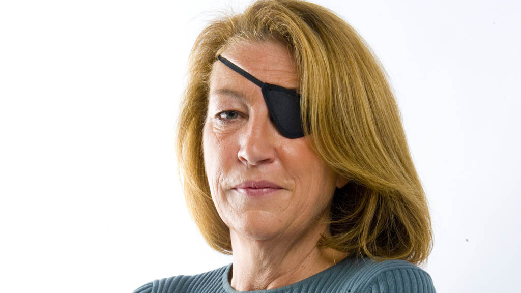 Tributes pour in for veteran war reporter Marie Colvin – Channel 4 News
