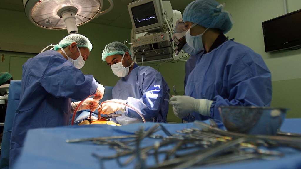 Heart surgery: Death rates differ widely between hospitals – Channel 4 News