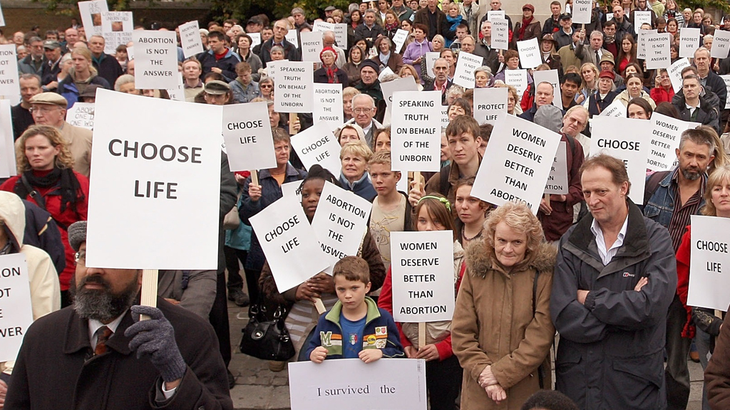 Pro-life protests mark 44th anniversary of abortion act – Channel 4 News