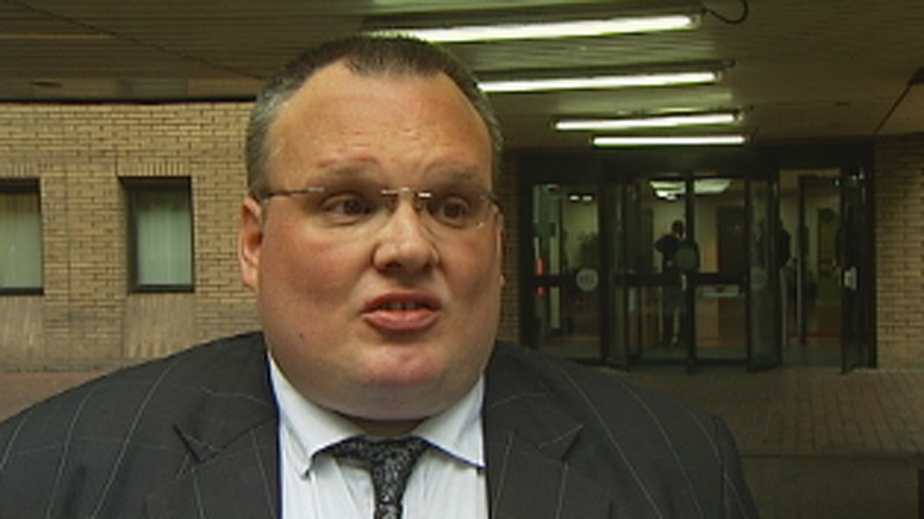 Identity theft fraud gang jailed – Channel 4 News