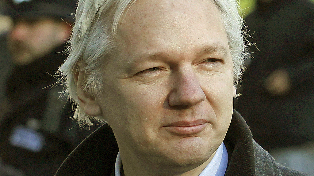 Assange faces arrest for breaching bail conditions – Channel 4 News