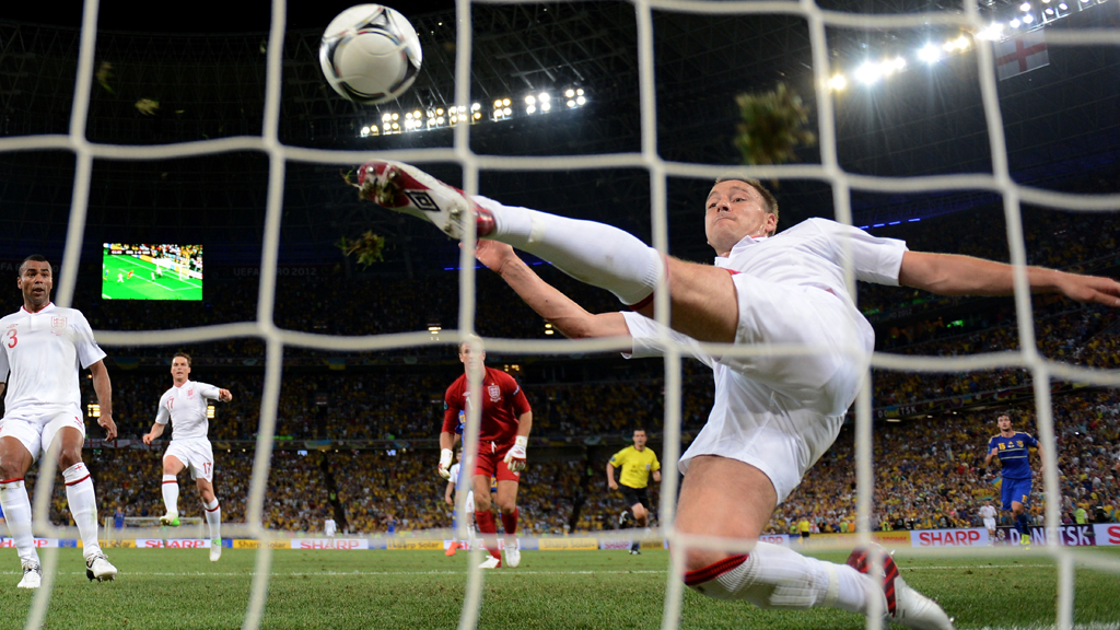 Goal-line technology for football gets go-ahead – Channel 4 News