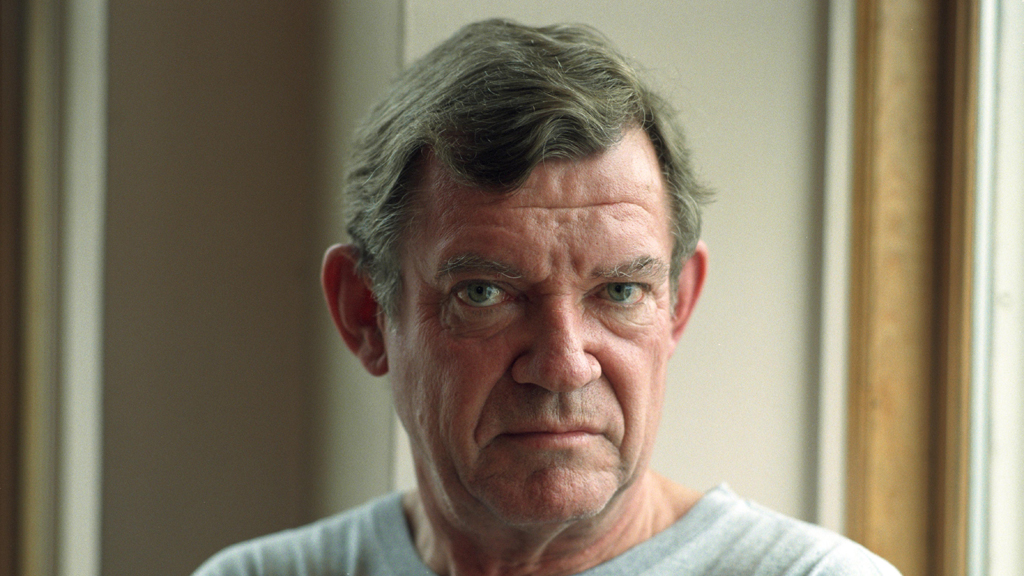 The shock of the opinionated: Robert Hughes remembered – Channel 4 News