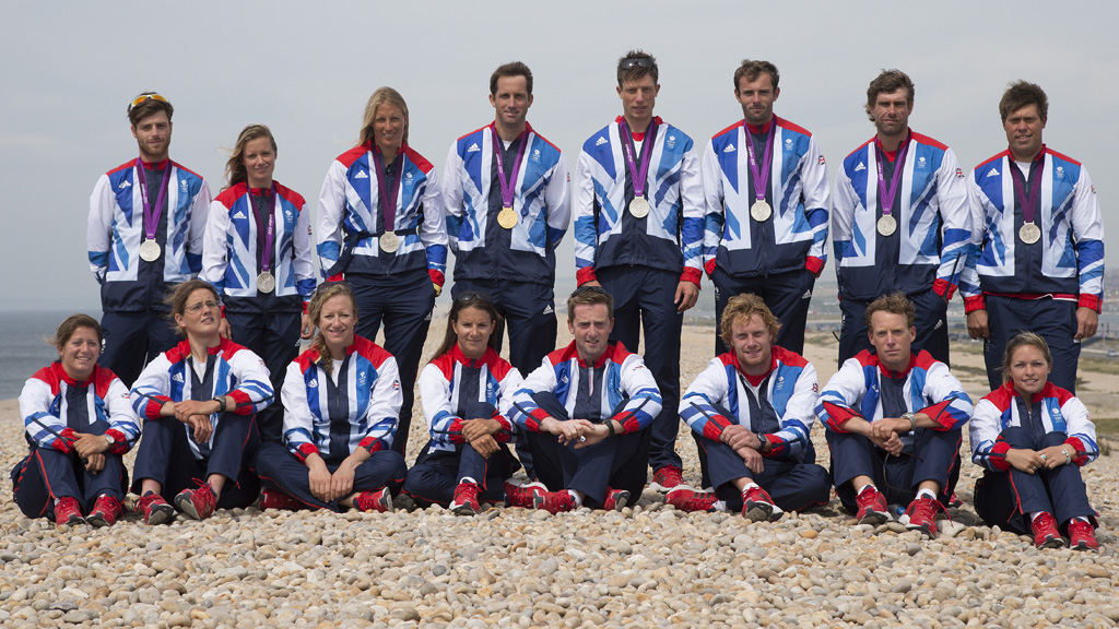 Team GB athletes receive heroes’ homecoming – Channel 4 News