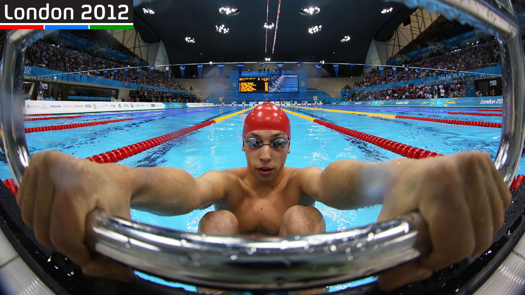 Paralympics: Fox wins GB’s first swimming gold – Channel 4 News