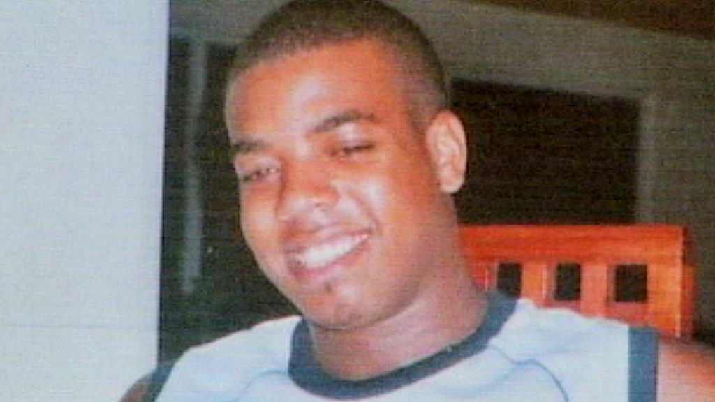 Azelle Rodney hit six times by police, inquiry hears – Channel 4 News