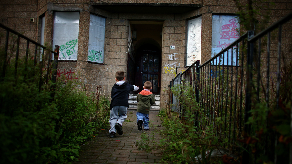 UK’s poorest children suffering most from recession – Channel 4 News