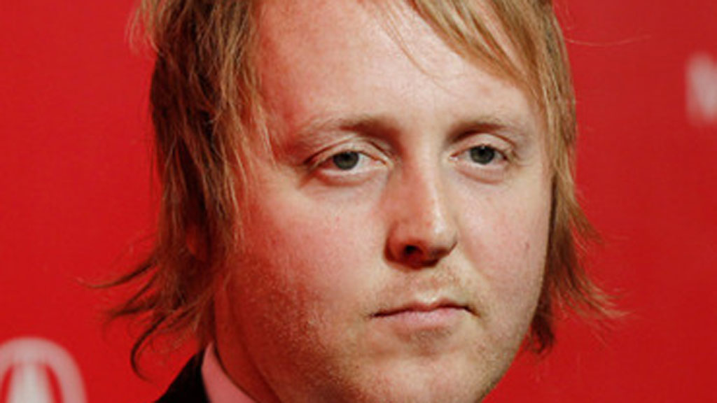 James McCartney performs his new single – Channel 4 News