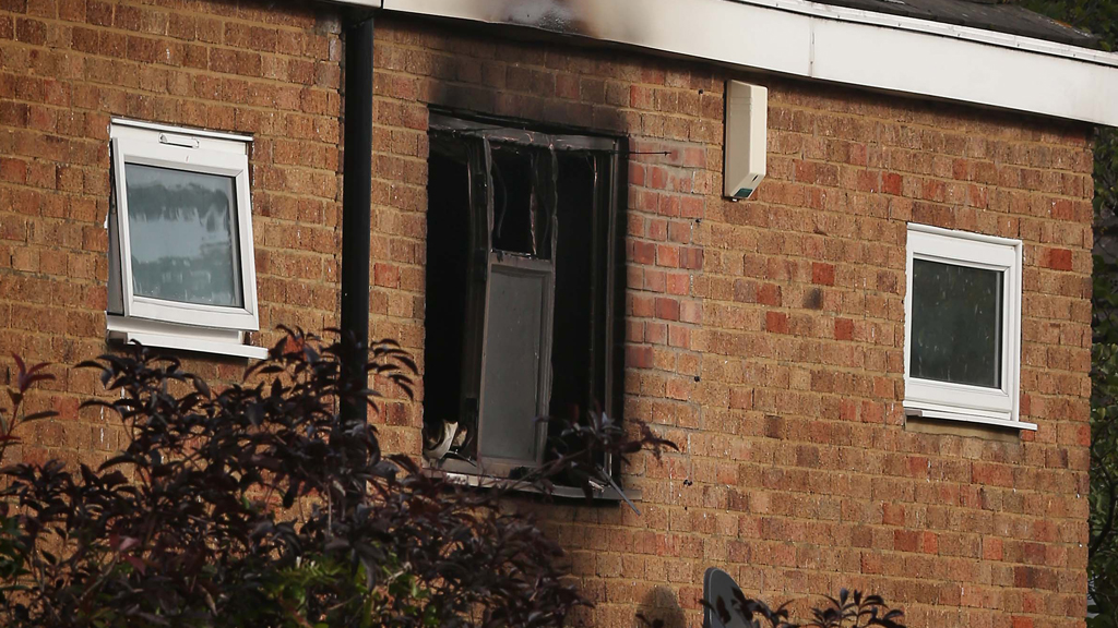 Mother and four children die in Harlow house fire – Channel 4 News