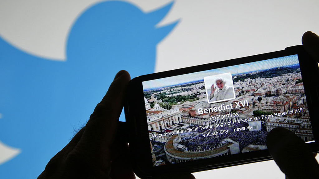 Pope takes to Twitter to answer your questions – Channel 4 News