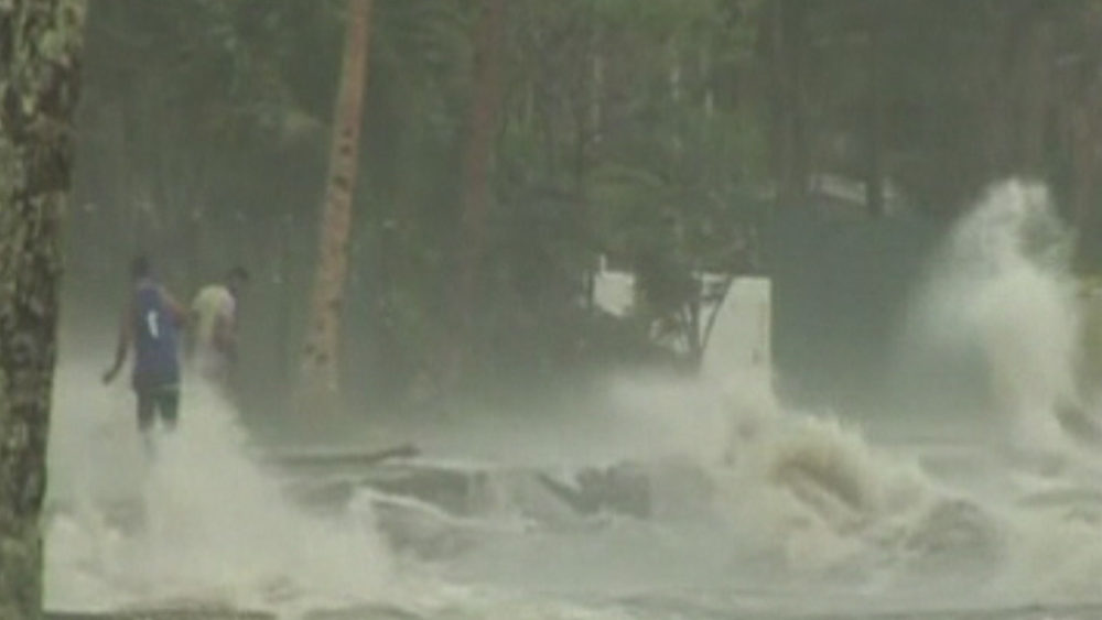 Fiji hit by worst cyclone in 20 years – Channel 4 News