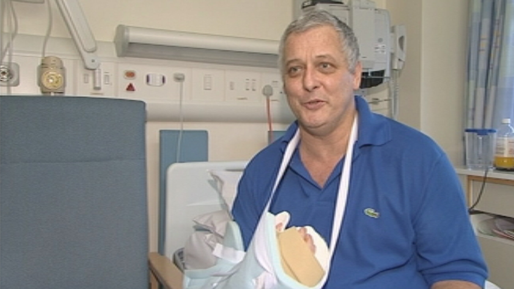 UK’s first hand transplant: the psychological impact – Channel 4 News