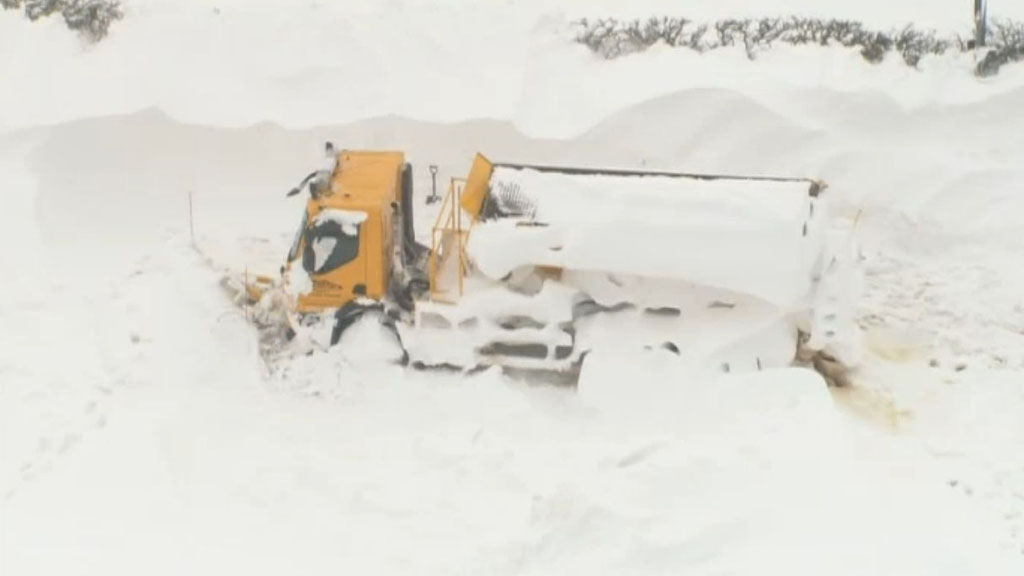 UK snow storms claim second victim – Channel 4 News