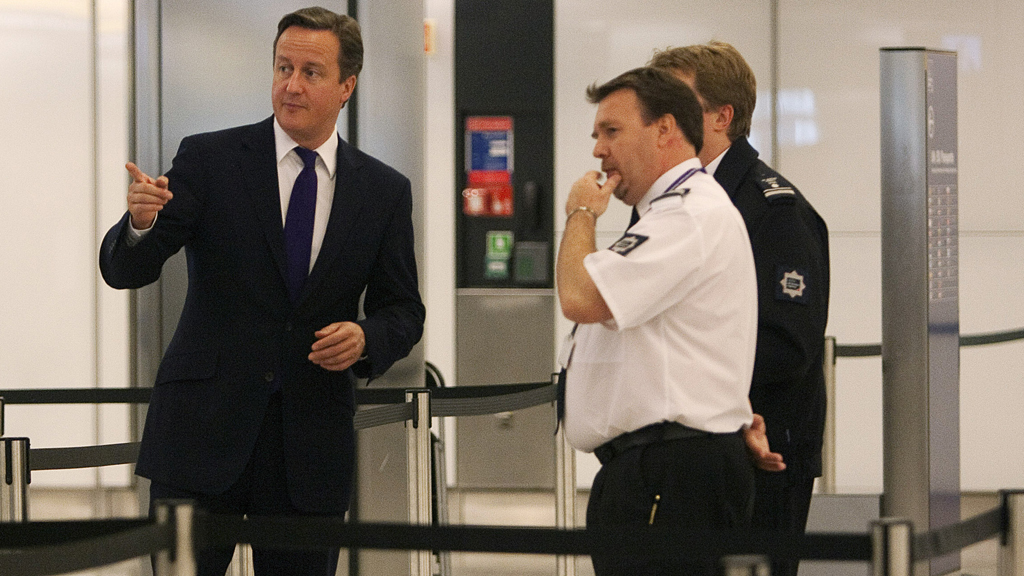 Cameron unveils immigrant benefits crackdown – Channel 4 News