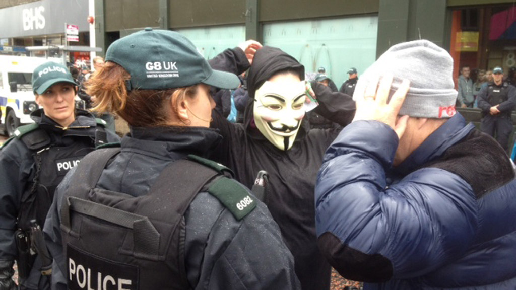 Protest takes place in Belfast ahead of G8 summit – Channel 4 News