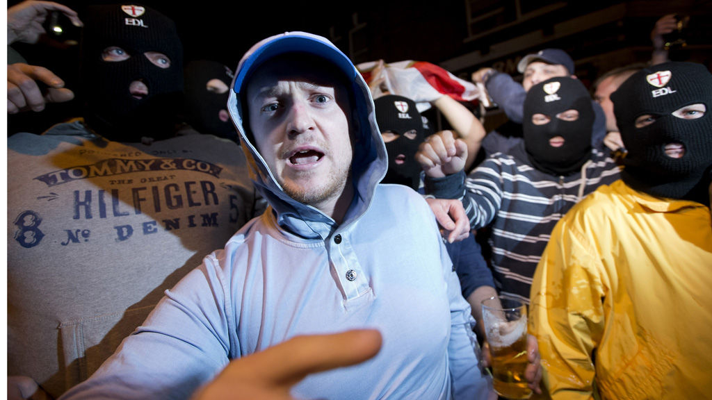 Are British soldiers joining the English Defence League? – Channel 4 News