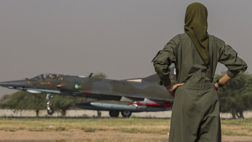 Forget bongo bongo language – is Bloom right on aid? – Channel 4 News