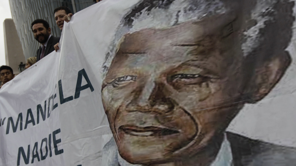 Nelson Mandela health: ‘slow but steady improvement’ – Channel 4 News