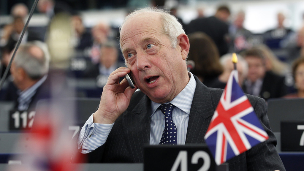 Godfrey Bloom’s bongo blunder – and Farage is fishing – Channel 4 News