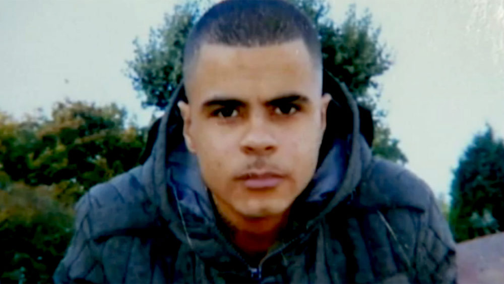 Mark Duggan jury to decide if shooting ‘necessary’ – Channel 4 News