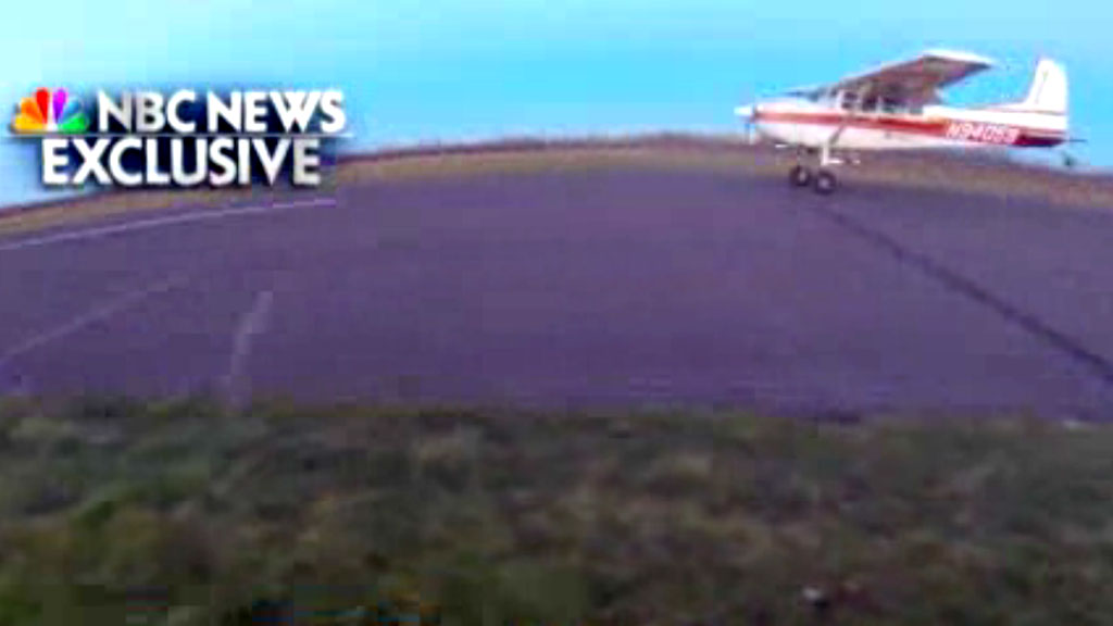 Skydivers cheat death in a lucky great escape – Channel 4 News