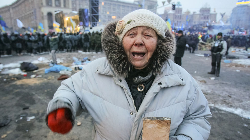 Ukraine protests: US ‘disgust’ at heavy police tactics – Channel 4 News