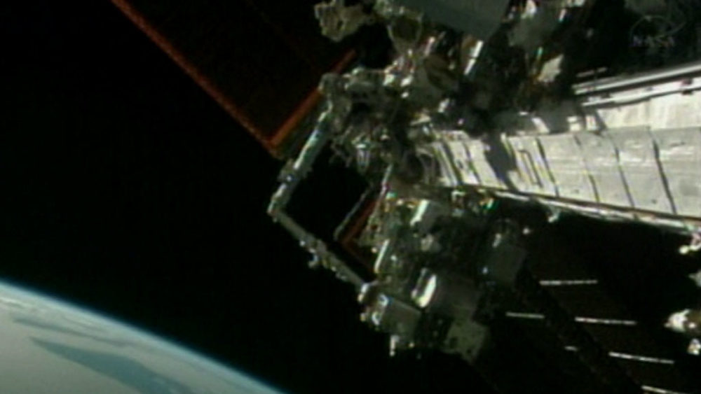 Astronauts’ space walk to repair ISS – Channel 4 News