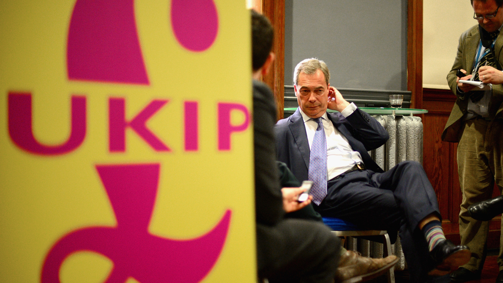 Ukip leader Farage faces yet more ‘racism’ claims – Channel 4 News