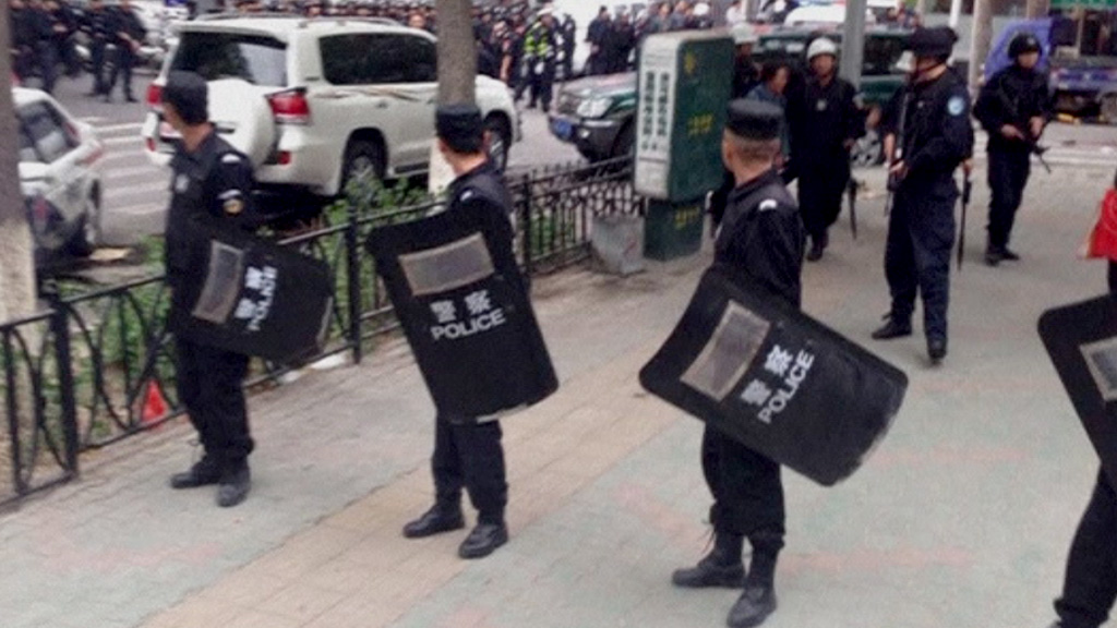 ‘I’m scared’: eyewitness to China’s market bomb attack – Channel 4 News