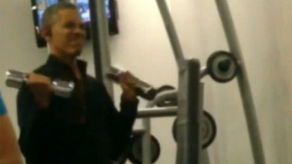 Muscular diplomacy. Barack Obama hits the gym – Channel 4 News
